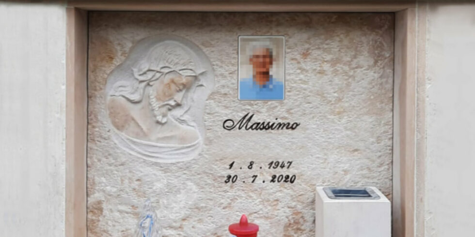 Lapide in pietra grezza